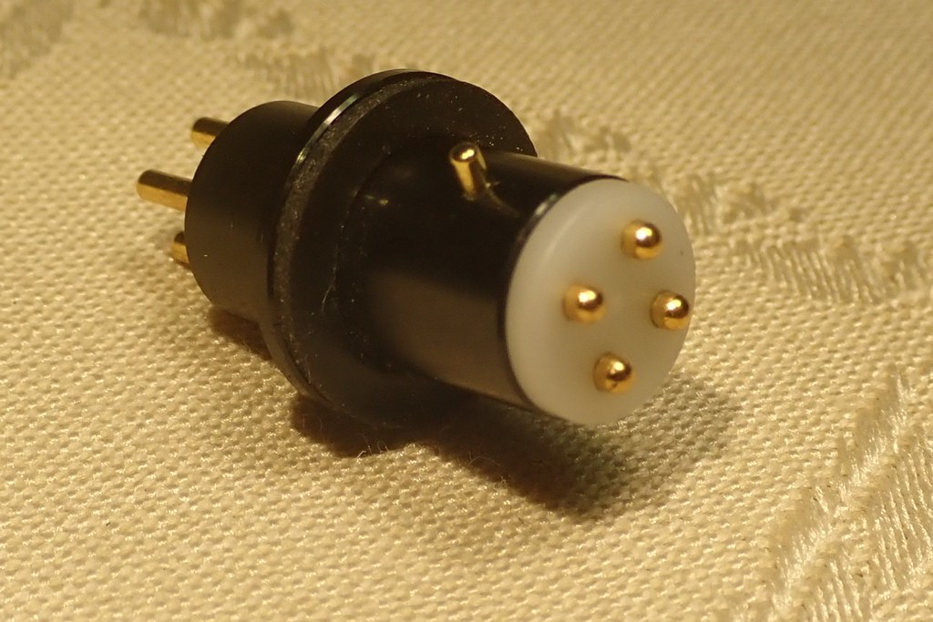 Headshell 4 Pin Standard Connector